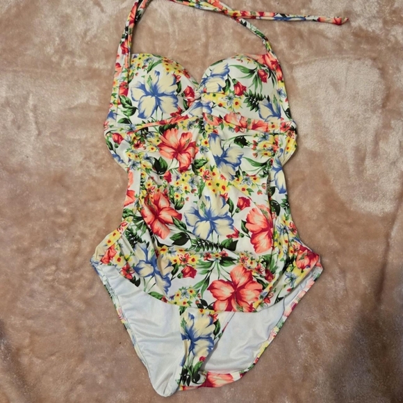 Victoria's Secret | Swim | Victorias Secret Tropical Flower Onepiece ...